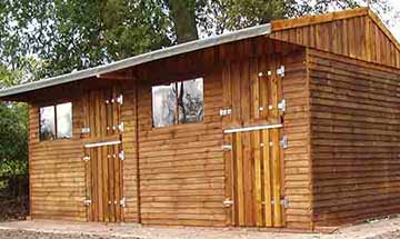 🏡 Wooden Stables 🏠